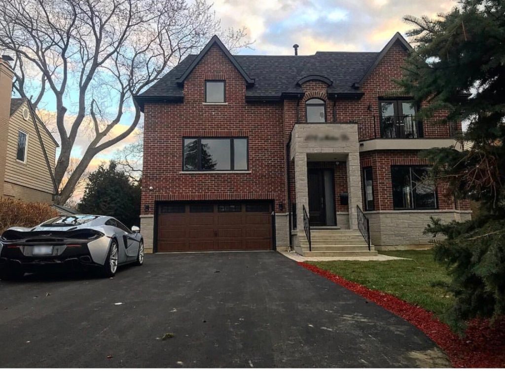 About us - Midnight Building